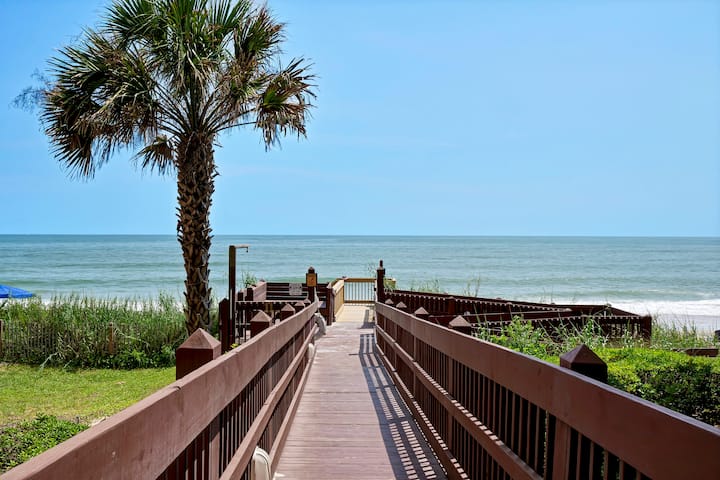Beachfront Retreat In North Topsail Beach - Sneads Ferry, NC