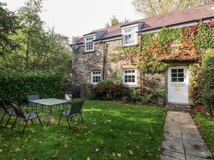 Lake Cottage - Fishguard