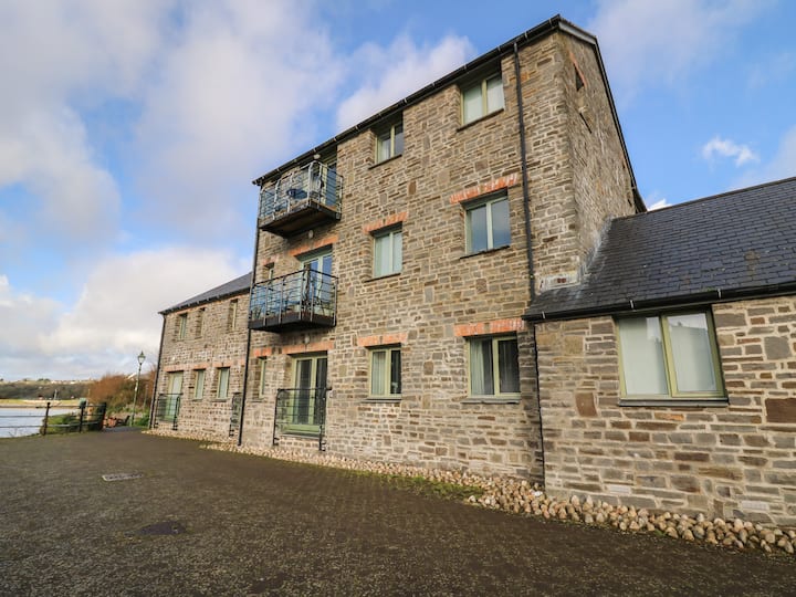 Flat 2 - Pembroke Dock