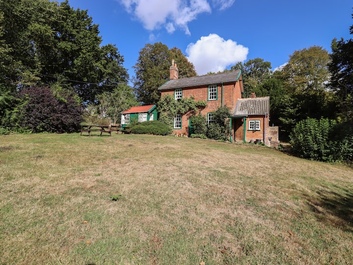 Warren Cottage - Long Melford