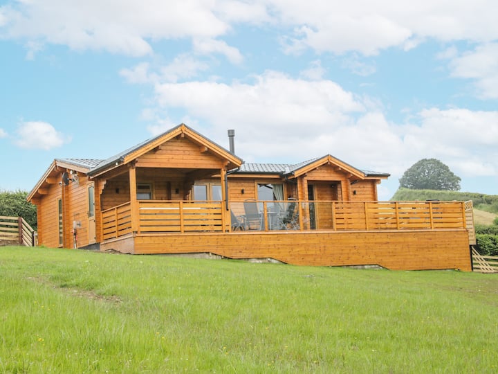 Manor Farm Lodges - Dragon Lodge - Welshpool