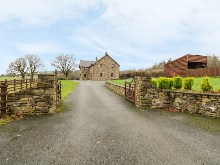 Ty Berllan - Llanidloes