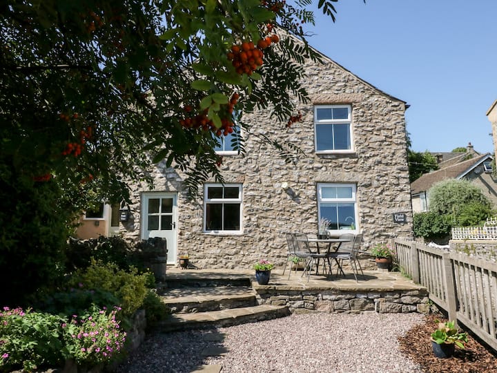 Field View - Tideswell