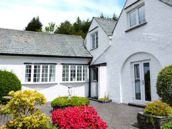 The Nook - Bowness-on-Windermere