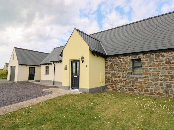 Tlws Bach - Solva