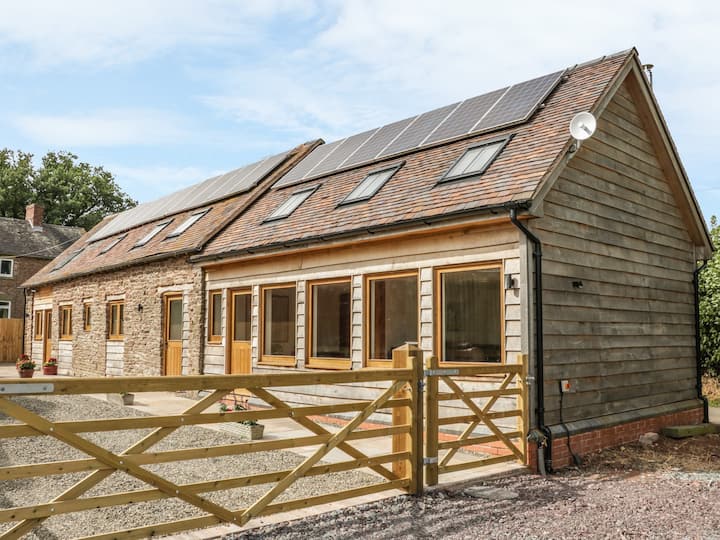The Cow Byre, Heath Farm - Worcestershire