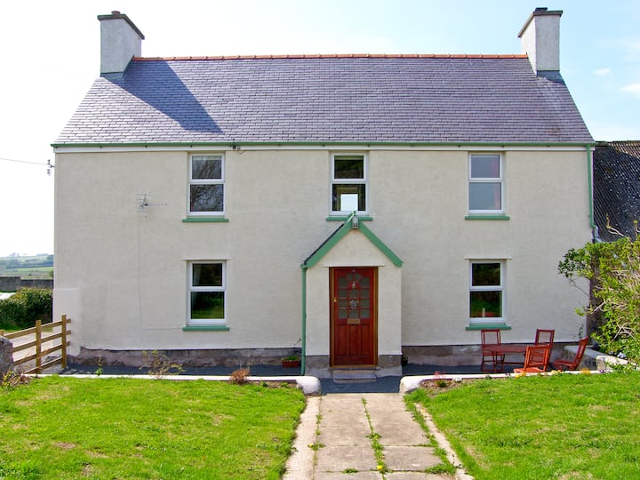 The Farmhouse - Caernarfon