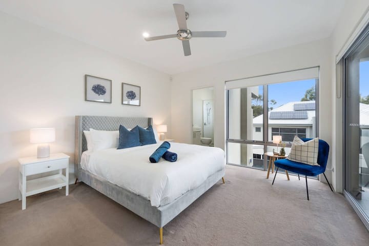 Modern & Spacious 2x2 Gem! - Perth