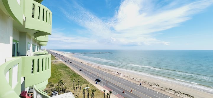 Oceanfront Condo-180 Gulf Views - Tiki Island, TX