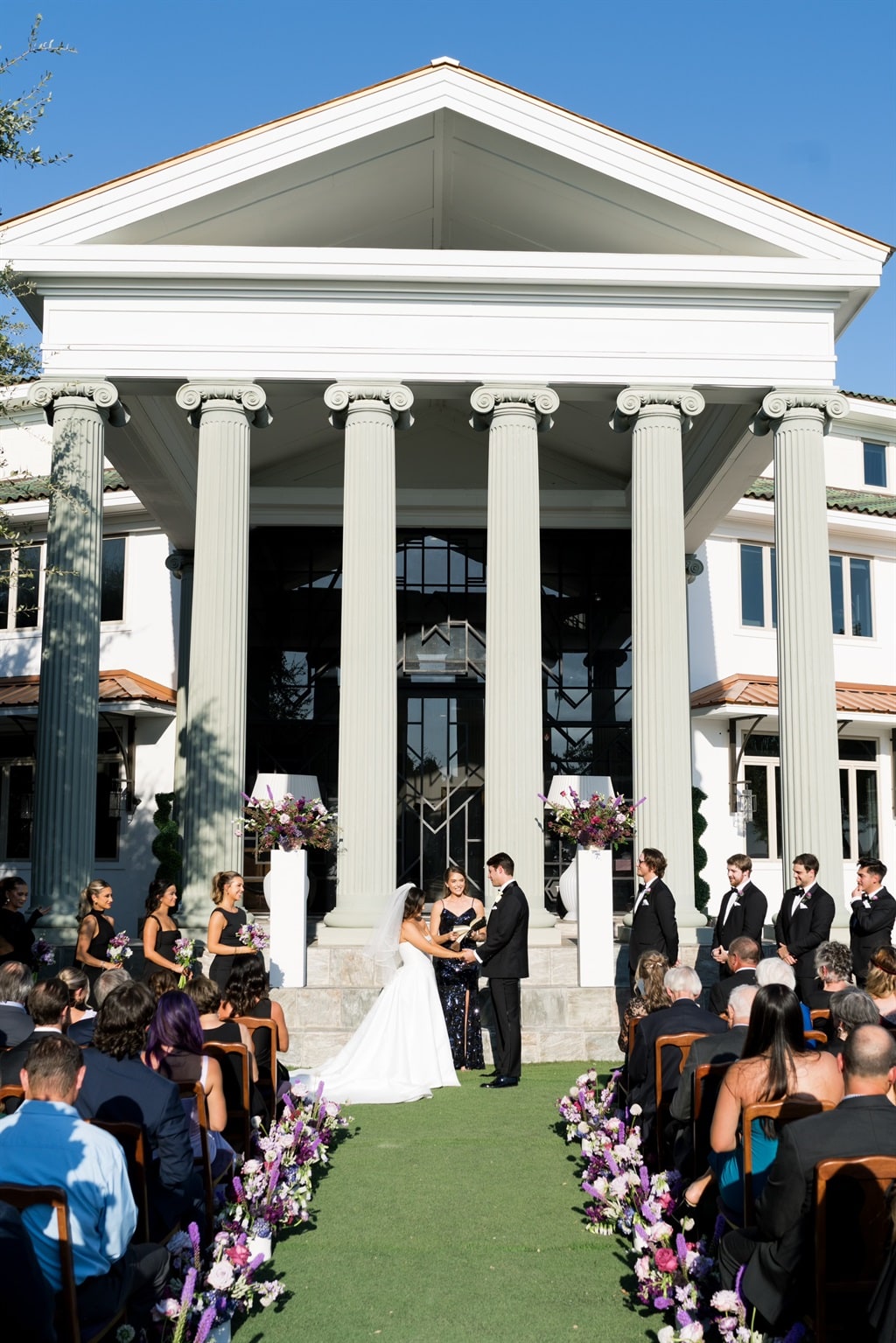 Luxurious Gatsby Mansion: Where Elegance Meets Fun - Houses for Rent in ...