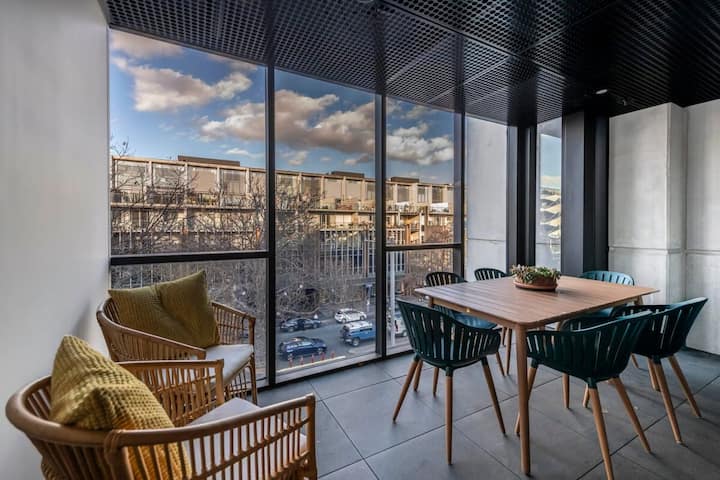 Architectural Delight On Lonsdale! - Canberra