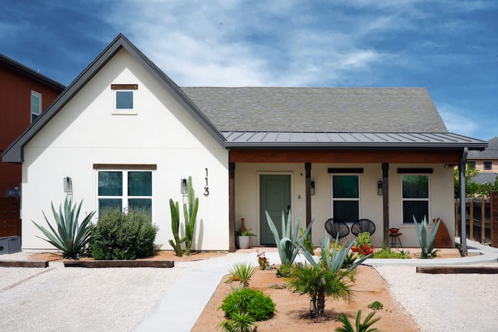 Orion A | Designer 3br + Pool & Chef Kitchen - Port Isabel, TX