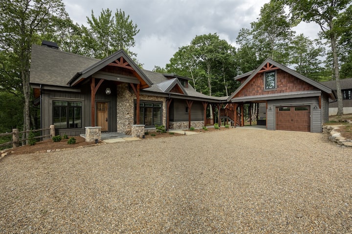 New Custom Home In Chinquapin Rich With Amenities - Sapphire, NC