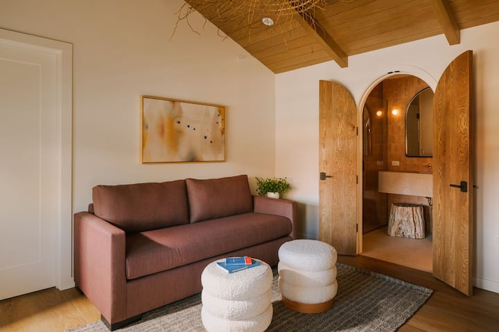 Sonder Woods Cove | King Suite - Laguna Beach, CA