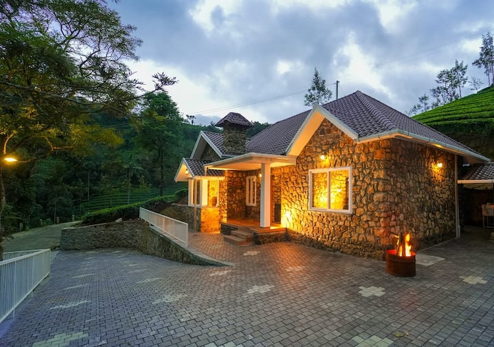 Heritage Stone Bungalow In Vagamon - Idukki