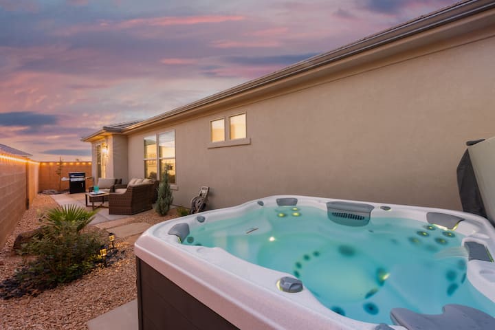Earthy Oasis | 3bd/3.5ba Pool - Washington, UT