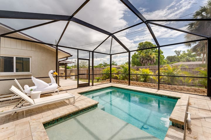 Nokomis Home W/ Screened Pool, 3 Mi To Beaches! - Venice, FL