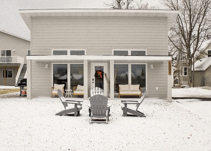 The Park Point Carriage House - Artist Oasis - Duluth, MN
