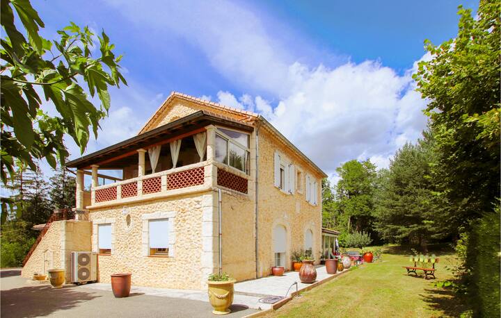 Gorgeous Home In Eyguians With Wifi - Serres