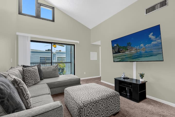 Upstay Condo Near Mco Airport W Golf & Pool - Orlando, FL