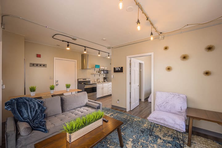 204 - Downtown 2 Bedroom Apartment - Appleton, WI