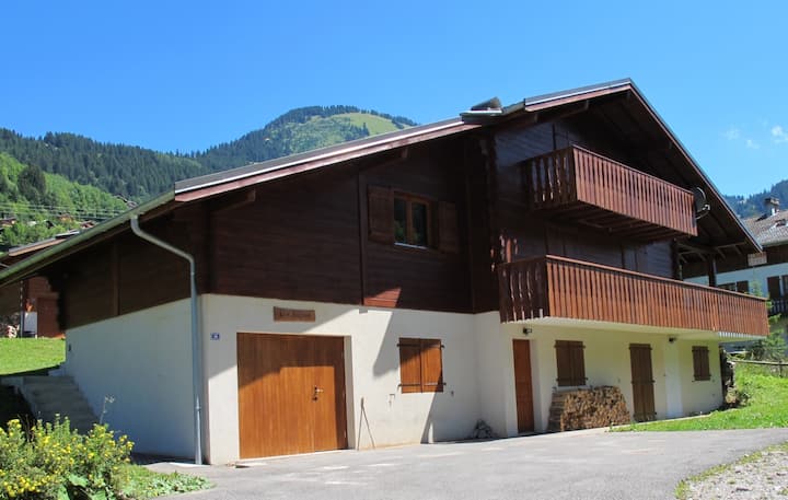 Family-sized Chalet In Châtel – Sleeps 14 + Hottub - Avoriaz