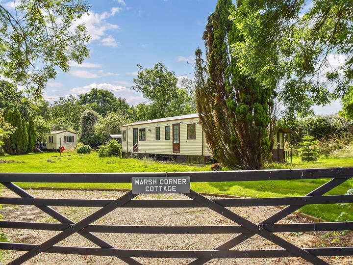 Marsh Corner Van - Uk44668 - Horning
