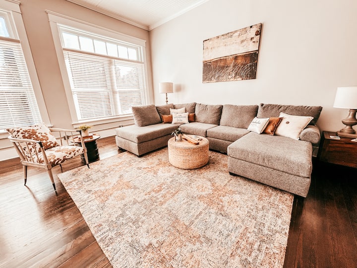 Buffalo Creek Loft Downtown - Waxahachie, TX