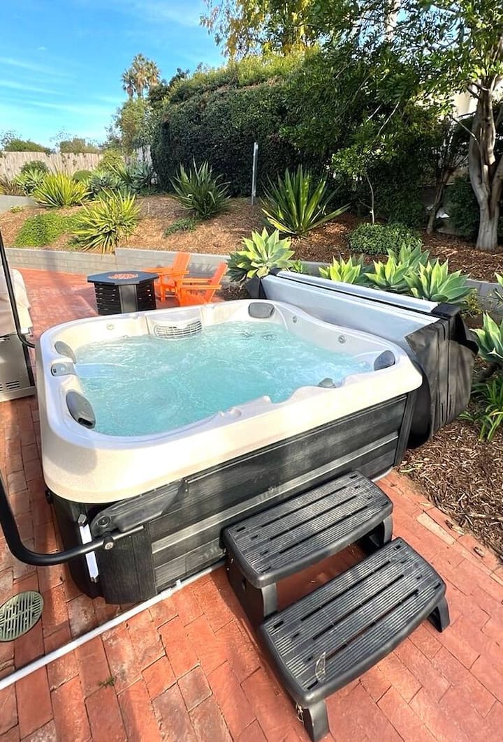 Vista's Retro Retreat With A Relaxing Hot Tub! - サンマルコス, CA