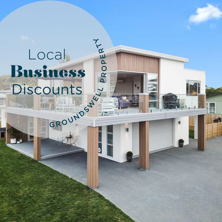 Hillside Haven - House & Unit • 16+ Guests • Spa - Raglan