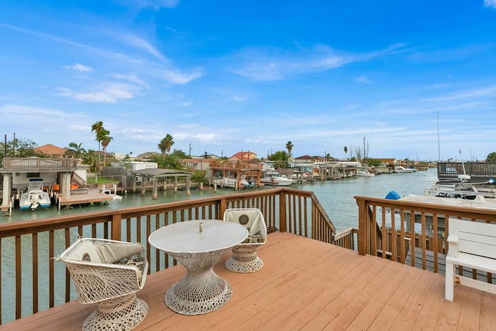 Waterfront, Boat Slips, Hottub, Expansive Decks! - Port Isabel, TX