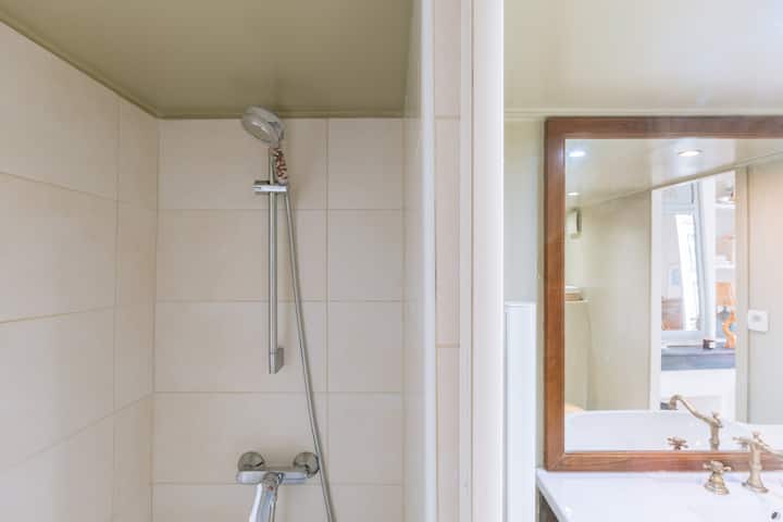 Centrally Located Duplex - Notre Dame - Paris