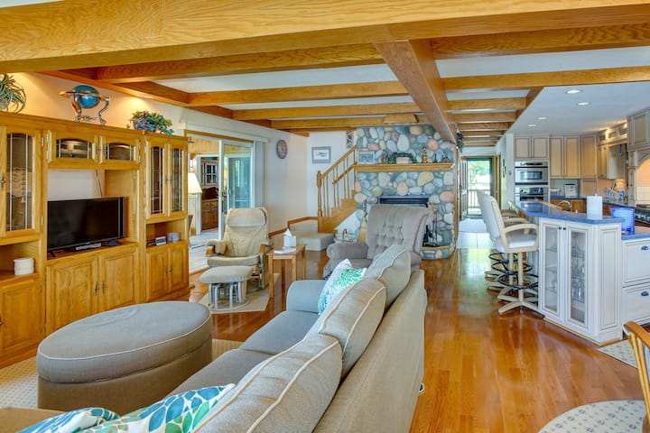 Sauna + Fireplaces! Lakefront Cadillac Retreat - Mitchell State Park, Cadillac