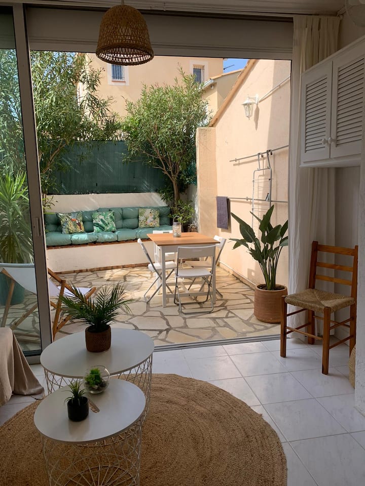 Studio Très Clair Avec Petite Terrasse - Saint-Aygulf