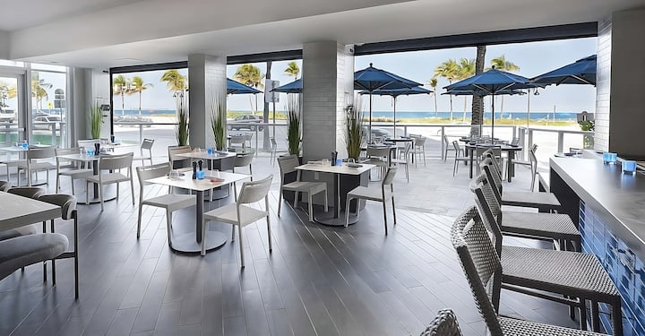 Fort Lauderdale Beachfront Hotel! 4 Units! Pool! - Fort Lauderdale, FL