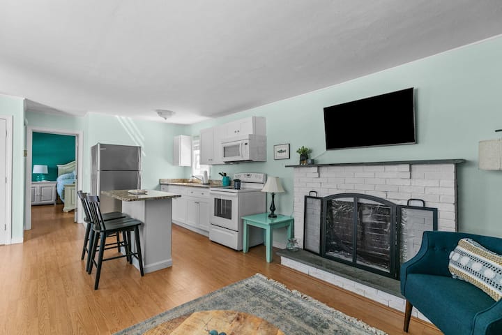 Ellery Bungalow #49 - Minutes From The Sand - Newport, RI