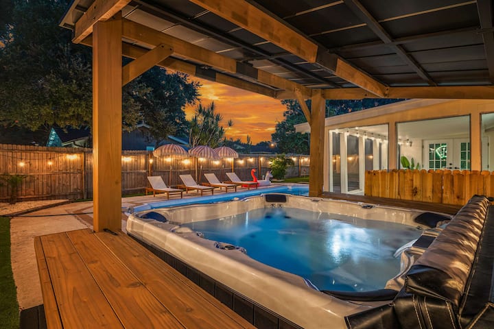 Beach Bliss~ Movie Theater~putt Putt~pool - Madeira Beach, FL