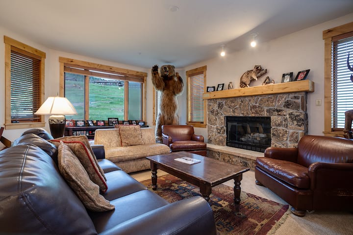 An116 | Winter Shuttle | Ski In/out By Patio - Steamboat Springs