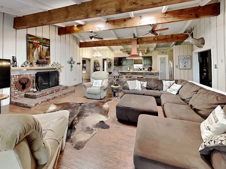 Casa Devine View | Serene Views + Hot Tub - Ruidoso, NM