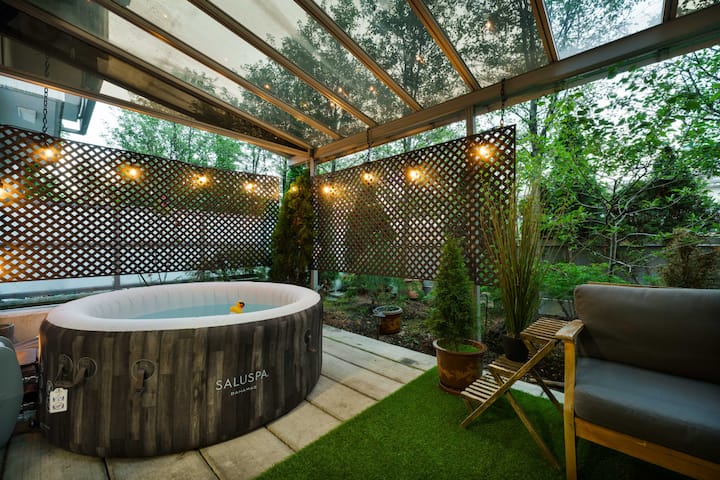 Private Hot Tub, Pool, Spacious 3bd! - Vancouver