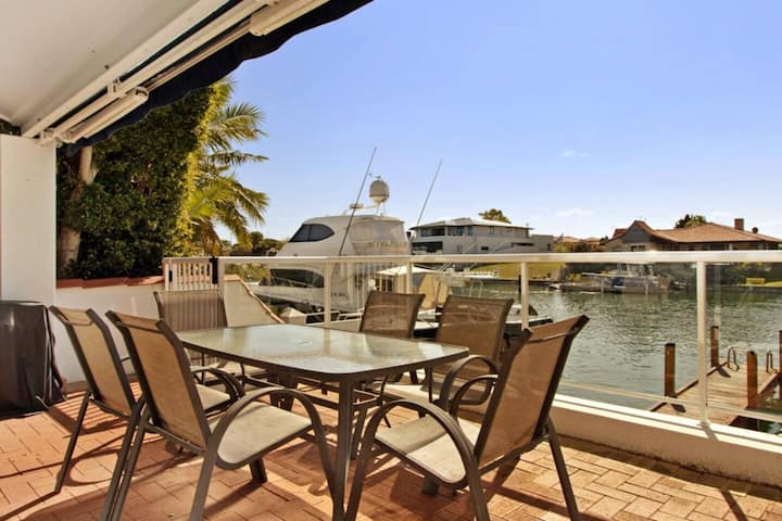Canal Villa & Jetty-dolphin Views: Walk-beach/town - Mandurah