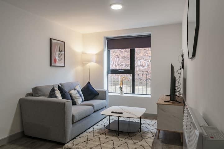 Contemporary 1 Bed Apartment In Liverpool Centre - Birkenhead