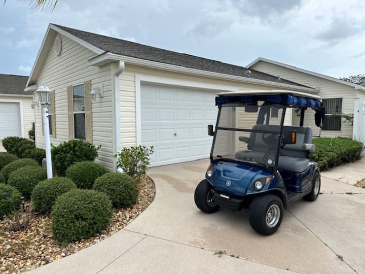 3 Bedroom / 2 Bath Courtyard Villa W/ Cart! - The Villages, FL