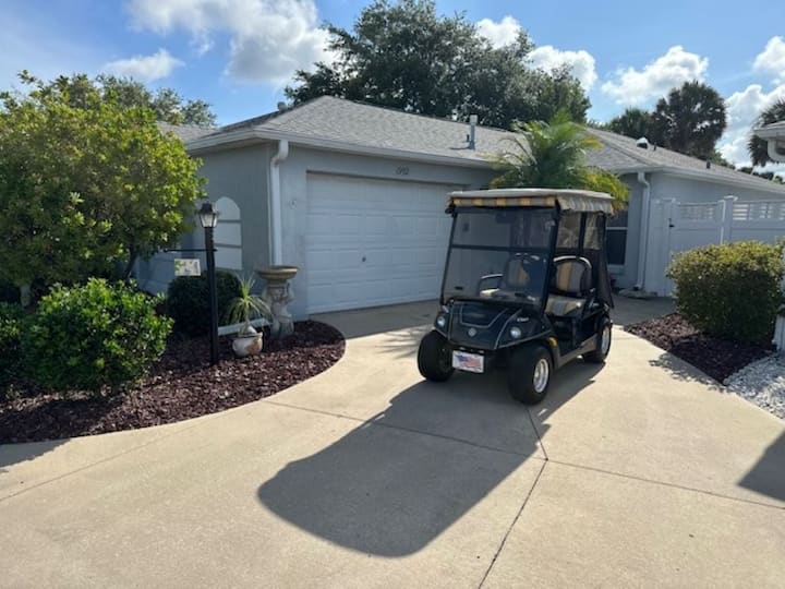 2 Bedroom / 2 Bath Courtyard Villa In The Villages - Lake Weir, FL