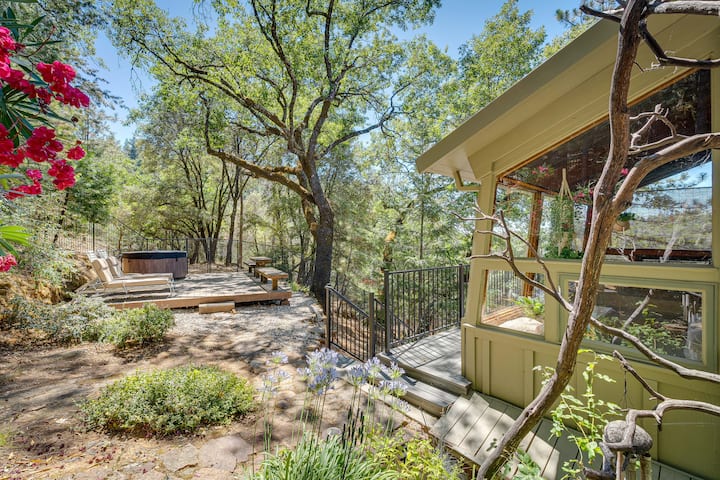 Meadow Vista Mountain Escape W/ River Views! - Lake of the Pines, CA