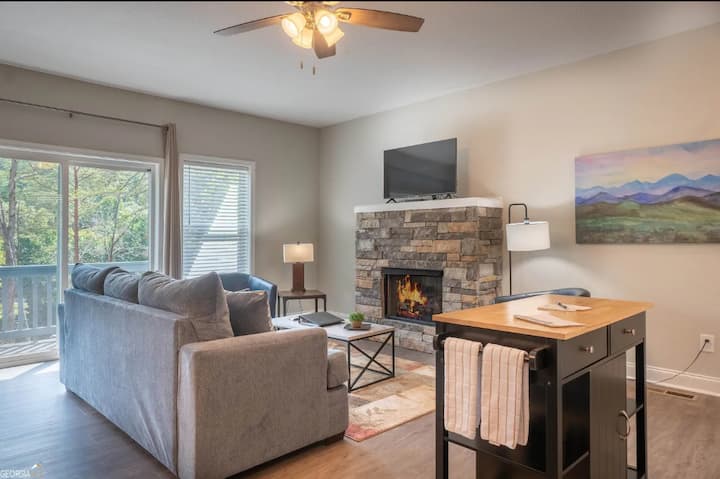 Townhouse Right In Helen Near Tubing, Festhalle & - Helen, GA