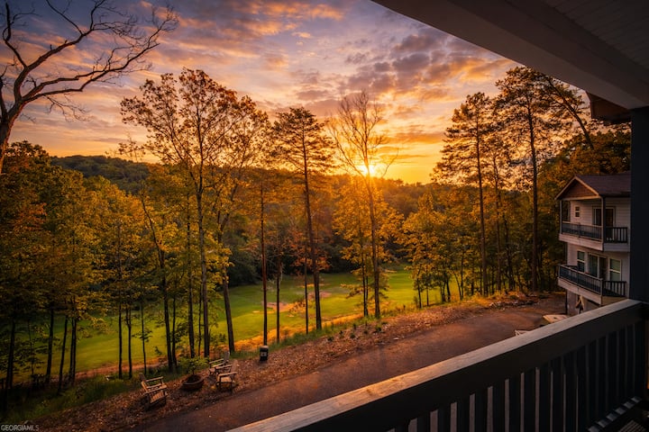 Golf View! In Helen! Tubing, Festhalle & Golf! - Helen, GA