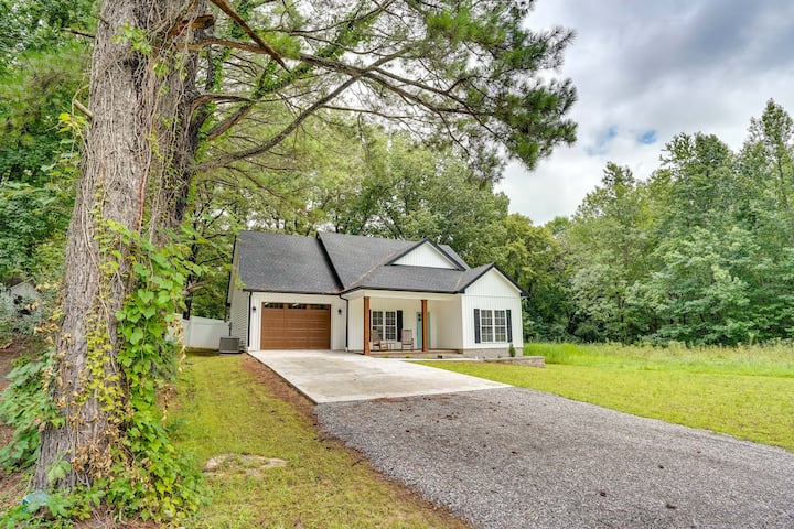 Modern Kentucky Lake Home: Pool & Boat Ramp Access - Kentucky Lake