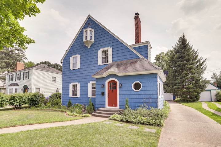 Charming South Bend Retreat ~ 1 Mi To Notre Dame! - South Bend, IN