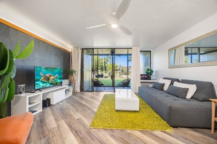 Lava Hale: North Shore, Oahu - Laniakea Beach, HI